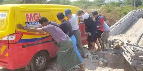 ဘီးလင်းတွင် ဗုံးကျရောက်ပေါက်ကွဲပြီး ခရီးသည်ကား ၁ စီးမီးလောင်၊ ကျုံအိတ