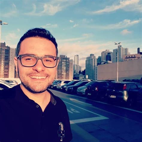 Jonathan Veloso Medium