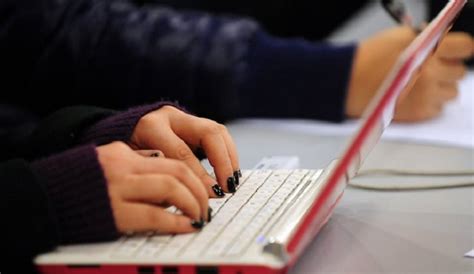 Las Redes Sociales Aceleran Las Relaciones Sexuales Seg N Un Estudio Nerdilandia