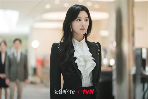 Kim Ji Won Exudes The Aura Of A Queen In “queen Of Tears” Kpophit