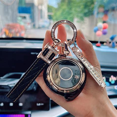 เคสกุญแจขอบทอง สายคล้องเพรชหรูหรา Neta V 2022 Shopee Thailand