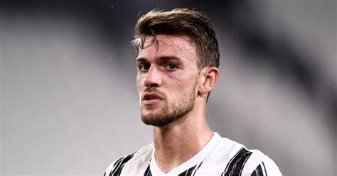 Agent Claims Arsenal And Chelsea Failed With Bids For Juventus Star Daniele Rugani Mirror Online