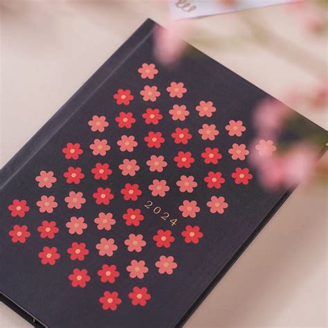 Daisy Floral Patterned Hardbound Notebook Black 82 X 59 Inch Online