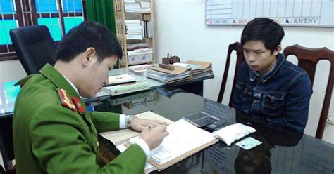 Khởi tố phi công trẻ tống tiền nữ giáo viên bằng clip sex