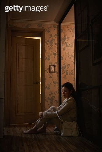 여성 퇴근후 워킹맘 우울 Jv12239501 게티이미지뱅크