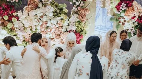 8 Potret Pengajian Dan Siraman Jelang Pernikahan Aaliyah Dan Thariq Penuh Haru Hot