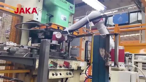 Jaka Robotics On Linkedin Machine Tending With Jaka Cobots