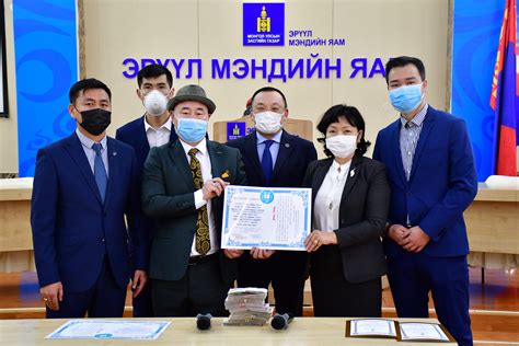 МУИС д суралцдаг БНХАУ ын оюутнууд ЭМЯ нд 7 289 000 төгрөг хандивлалаа Монгол Улсын Их Сургууль