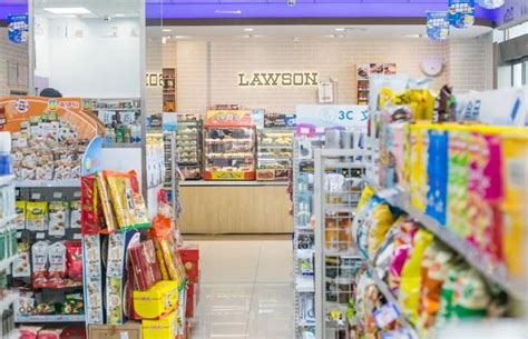 武汉首家7 11开业，罗森320家门店营业中，全家还会远吗？