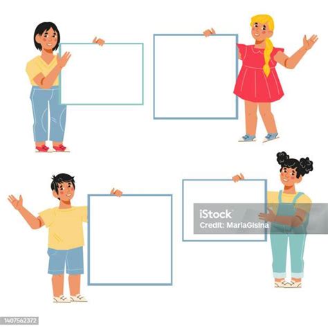 광고 및 텍스트 배치를위한 빈 배너를 들고있는 어린이 평평한 벡터 일러스트 레이 션이 격리되었습니다 간판에 대한 스톡 벡터 아트 및 기타 이미지 Istock