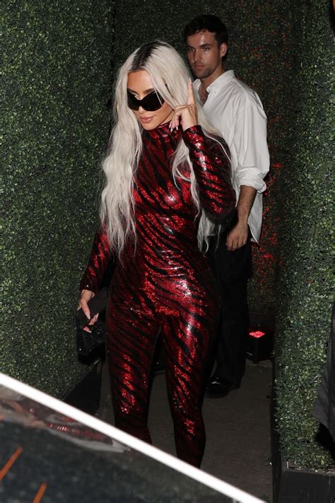 Kim And Khloe Kardashian Sexy At Beyonces 41st Party 10 Photos