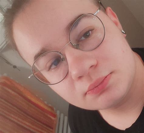 Femme Nu Poilue A La Piscine I Scream Fr