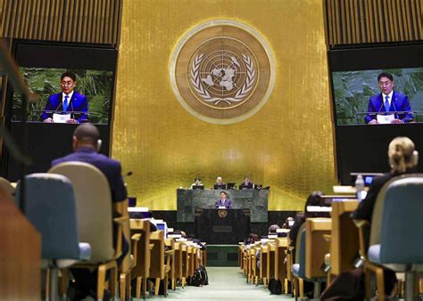 Хүүхэд багачуудад зам тавьж өгөх хүүхдийг “гараас гарт дамжуулах” хөтөлбөрийг хэрэгжүүлэхийг