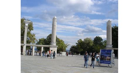 Отвориха Морската градина и плажа във Варна