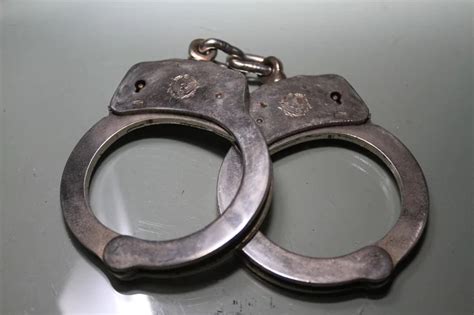 新聞 男伴偷玩情趣手銬打不開報警解困被送辦 法官裁定不罰理由曝 看板sex Ptt網頁版