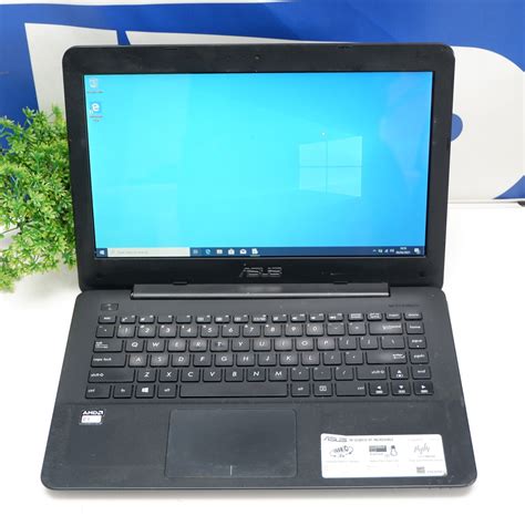 Jual Laptop Bekas Asus X W Jual Beli Laptop Second Dan Kamera Bekas Di Malang