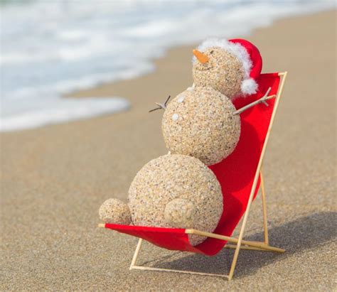 how to throw an awesome christmas in july party