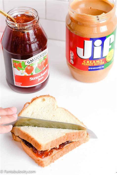 How To Make A Peanut Butter And Jelly Sandwich Step By Step With Pictures