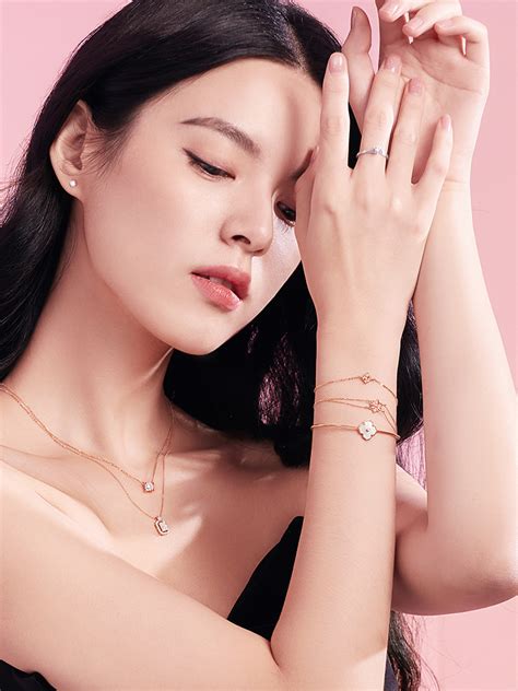 六福珠宝hexicon系列18k金钻石项链女彩金套链定价hx31497 六福珠宝官方商城