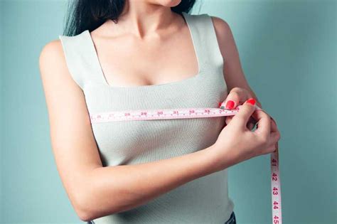 How To Tell If Youre Wearing The Wrong Sized Bra Fashnfly