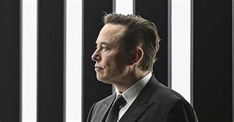 머스크 테슬라 직원들에게 주식 팔지 말라