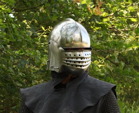 Sallet 15e 16e Siècle 1 3mm Commander En Ligne Chez Larp Fashion Fr