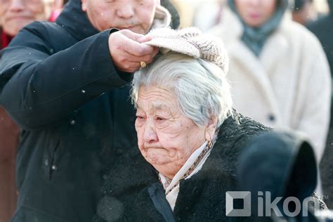 ФОТО Ж Батмөнх агсны хөшөөнд хүндэтгэл үзүүллээ