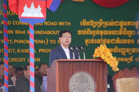 សម្ដេចតេជោ ហ៊ុន សែន ប្រៀបការបោះឆ្នោតនៅកម្ពុជា ជាការប្រកួតប្រជែងរវាងអ្នកគាំទ្រប្រជាធិបតេយ្យ