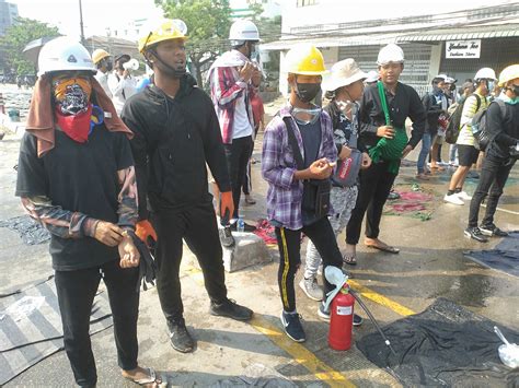 အင်းစိန်ပေါက်တောဝ၊ ဘုရင့်နောင်လမ်းသပိတ် စစ်တပ်နဲ့ရဲ စတင်ဝင်ရောက်