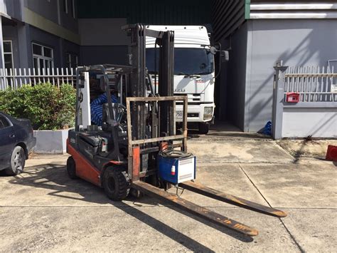 ให้เช่ารถโฟร์คลิฟท์ไฟฟ้าราคาไม่แพง แถวบางปู แพรกษา สำโรง โทร 094 7725222 094 8681237