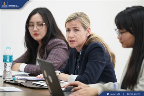 “Хөгжлийн цаг” цуврал хэлэлцүүлгийн 6 дахь дугаарт Австрали Улсын Элчин сайд Кэйти Смит оролцлоо