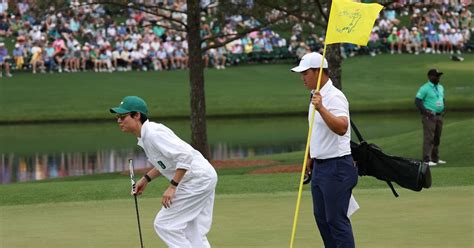 배우 류준열 골프 마스터스 파3 콘테스트에 김주형 캐디로 등장