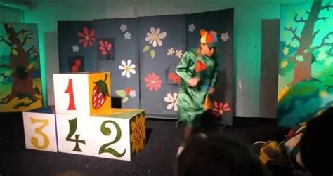 Vlog Мальчик обнял Реакция Алисы Забрали бабушку Смотреть онлайн в поиске Яндекса по Видео