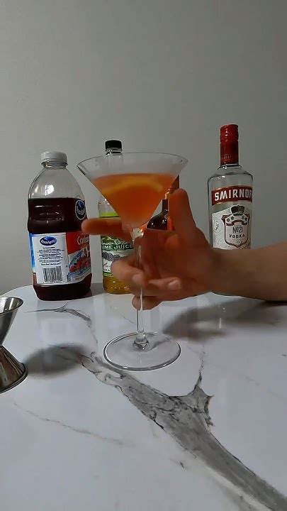 상큼하고 달달한 그렇지 못한 도수 코스모폴리탄 칵테일레시피 칵테일입문 Youtube