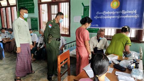 တနင်္သာရီမြို့နယ် မြန်မာ့စီးပွားရေးဘဏ်တွင် ပင်စင်လစာ ထုတ်ယူကြသည့် နိုင်ငံ့ဝန်ထမ်းအငြိမ်းစားမ