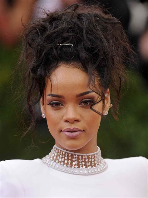 Rihannas Best Hairstyles And Cuts Through The Years