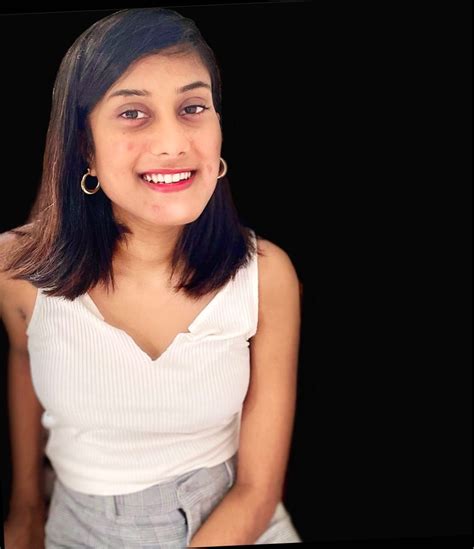 Hiruni Perera Medium