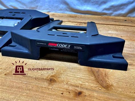 Code 3 2100 2500 2700 Mx7000 Excalibur Pair Mounting Feet With Hardw