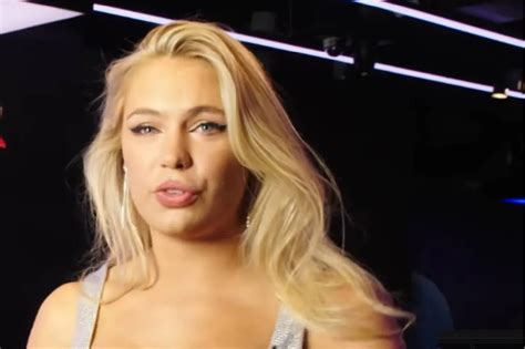 Foto Zusje Jutta Leerdam In Doorschijnend Jurkje Gaat Nu Heel Hard Rond