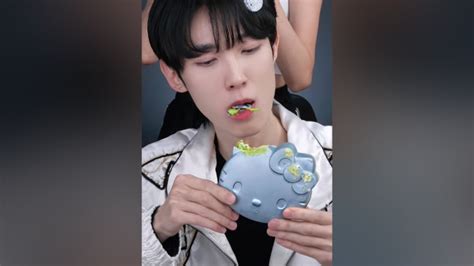 실버 헬로키티 두바이 초콜릿 디저트 먹방 네이버 Tv