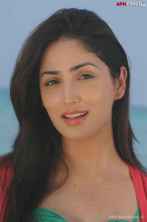 Yami Gautam New Photos