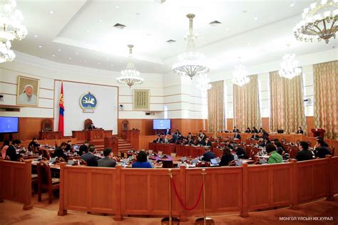 Ж Мөнхбатыг УИХ ын гишүүнээс чөлөөллөө E Mn