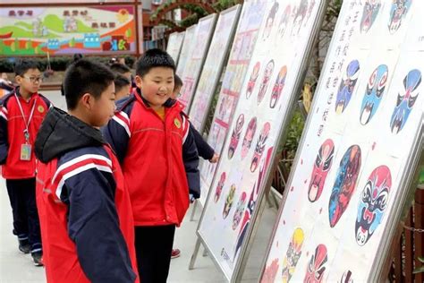 戏曲进校园 传承在身边——天王学校开展戏曲手抄报展评活动 搜狐大视野 搜狐新闻 戏曲进校园 传承在身边——天王学校开展戏曲手抄报展评活动 搜狐大视野 搜狐新闻