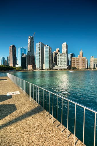 미시간 호수 건너편 시카고 일리노이 스카이라인 0명에 대한 스톡 사진 및 기타 이미지 0명 건물 외관 건축 Istock