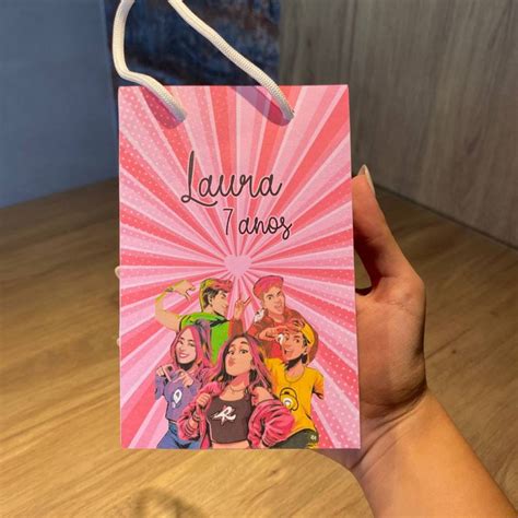 Sacolinha Emilly Vick Dos Rosas Personalizada Tamanho P 9 5x 14 5
