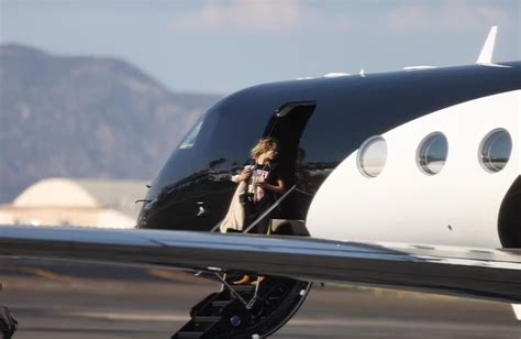 علت رفتار عجیب و غریب کارا دلوین چیست؟ ویدیو