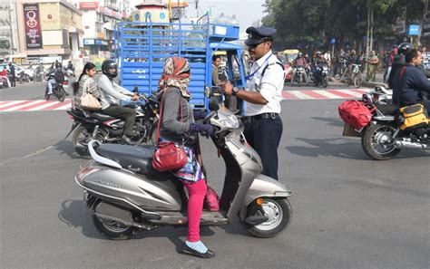 Indias Moonwalking Traffic Cop Turns Heads New Straits Times Malaysia General Business