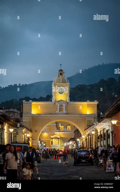 Santa Catalina Arch One Of The Distinguishable Landmarks In Antigua