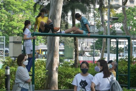 第5波疫情｜增366宗確診11人死亡 張竹君籲市民勞動假外出戴好口罩 新冠疫情專頁