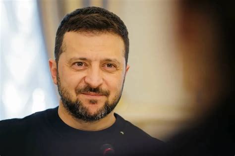 Зеленский призвал НАТО сбивать самолёты и ракеты России над Украиной